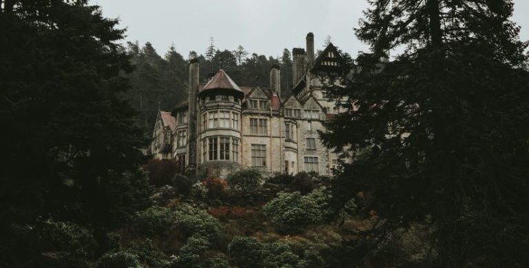 How To Build Suspense | Shirley Jackson | Readable | Readability